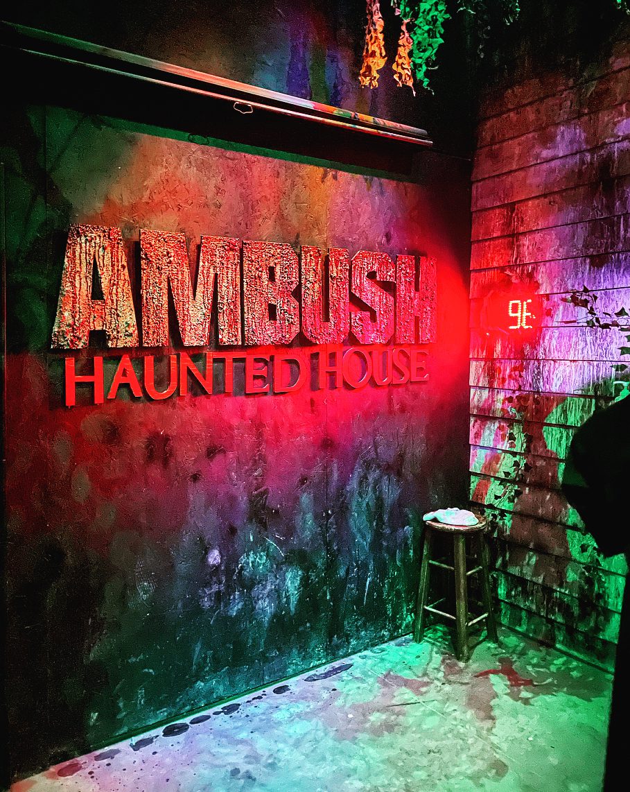 Abandoned Haunted House Complex 2023 - Haunted Houses Chicago